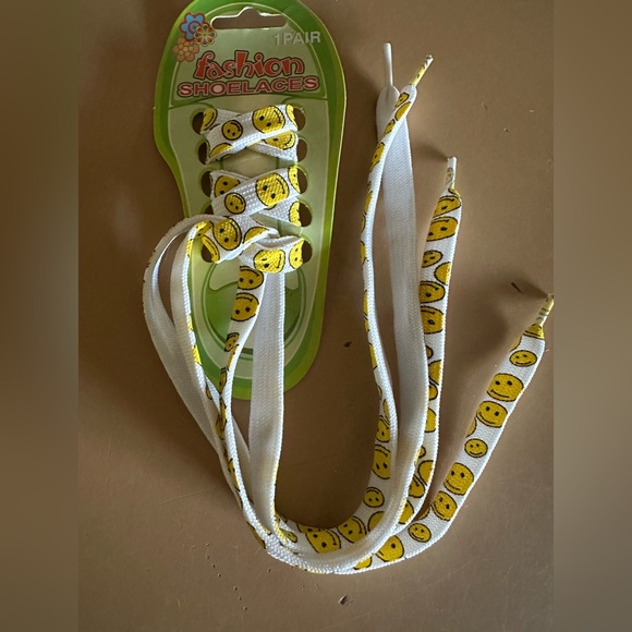 Other | Smilie Face Shoe Laces New White And Yellow Smile Shoe Laces ...